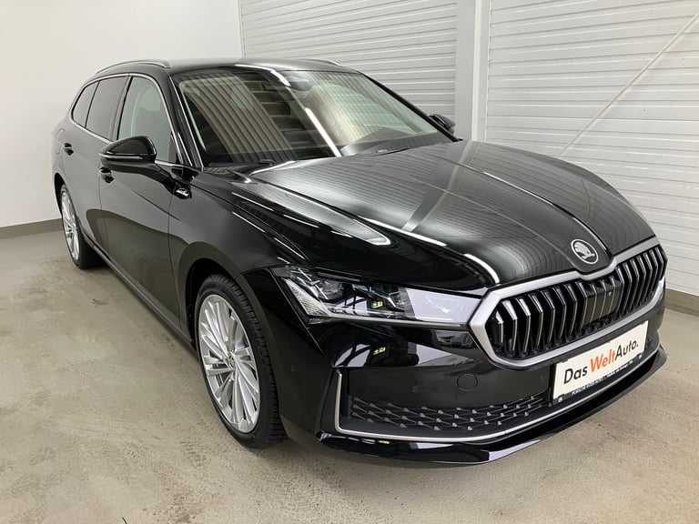 Škoda Superb Combi in schwarz - metallic gebraucht in Hallein für € 52. ...