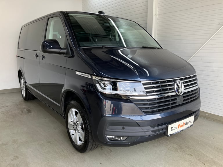 VW Caravelle in mittelblau - metallic gebraucht in Hallein für € 65.890 ...