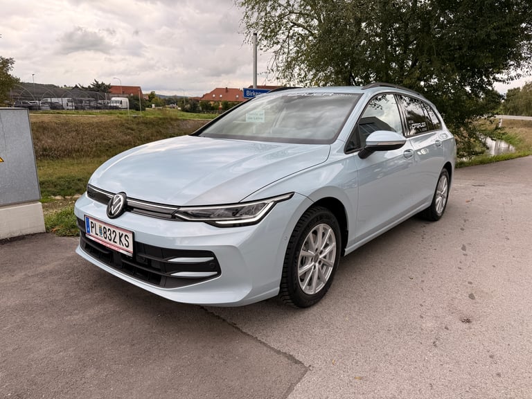 VW Golf Variant in hellblau - metallic gebraucht in Kapelln für € 30. ...