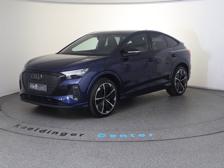 Audi Q4 Sportback e-tron in mittelblau - metallic gebraucht in ...