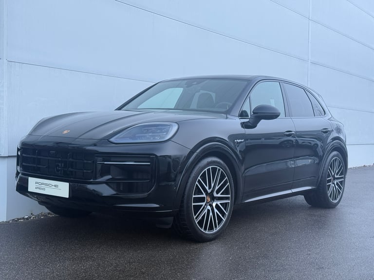Porsche Cayenne in schwarz - normal gebraucht in Nüziders für € 139.900 ...